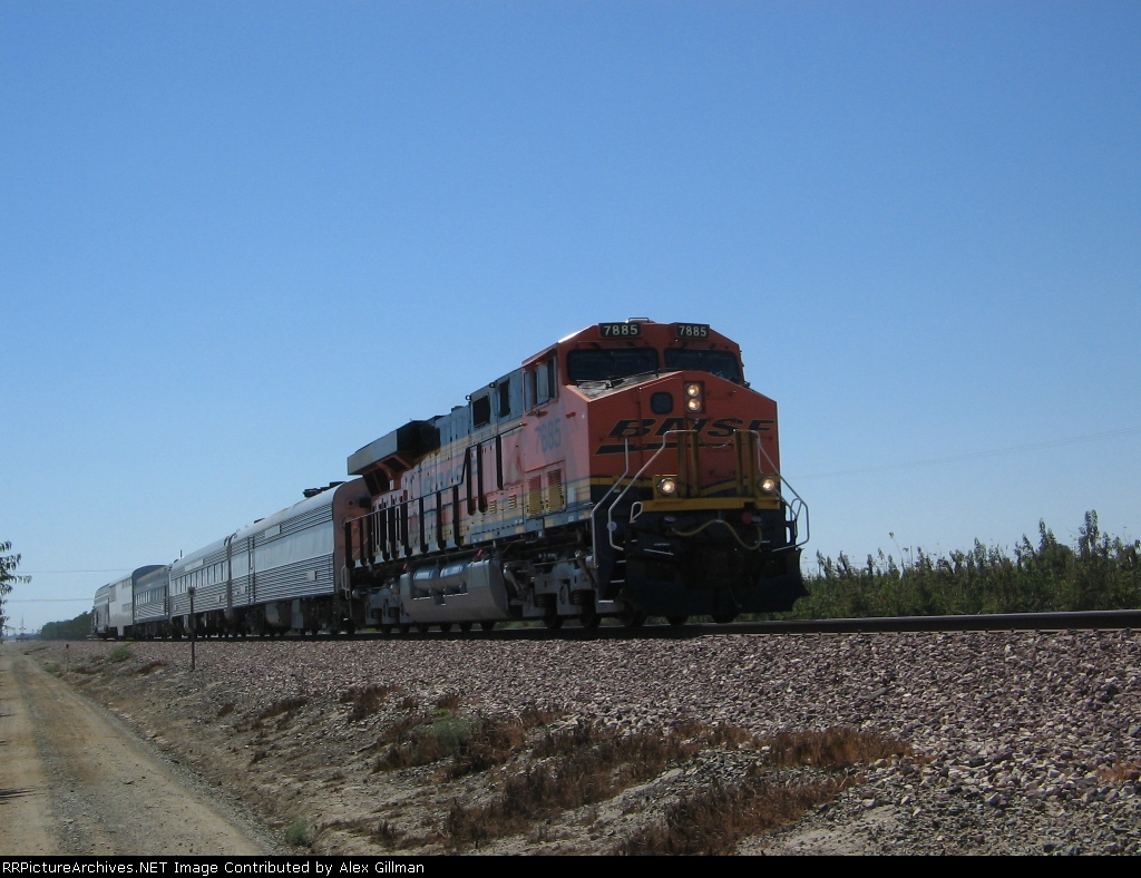 BNSF 7885 Dead-Head Business Cars